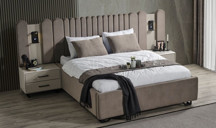 Beth Black Karyola | Medusa Home