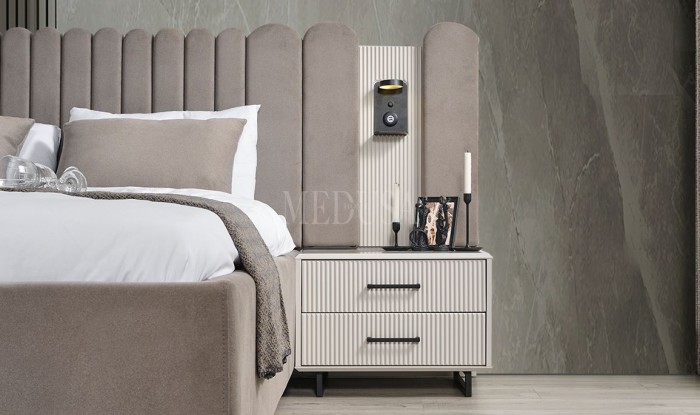 Beth Black Komodin | Medusa Home